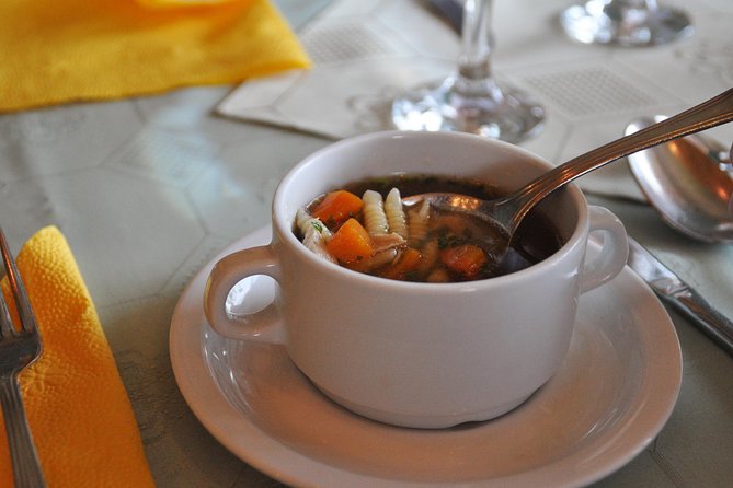 Budapest Danube Bend Full Day Tour With Lunch - Lunch Experience