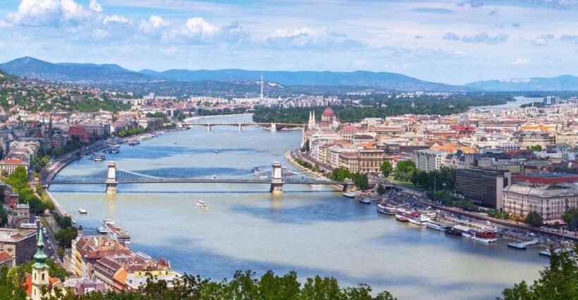 Budapest: Danube River Sightseeing Cruise with Audio Guide - Considerations and Caveats