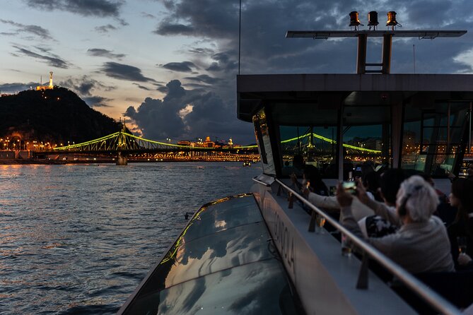 Budapest Danube River Sightseeing Night Cruise With Drinks - Customer Reviews and Feedback