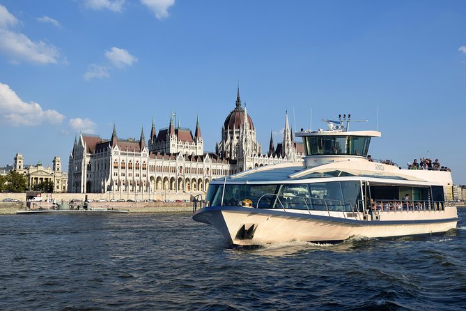 Budapest Danube Sightseeing Cruise with Drink and Audio Guide - The Itinerary: A Closer Look