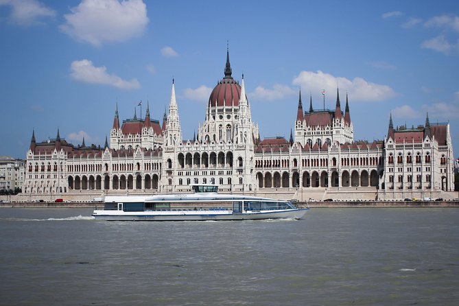 Budapest Danube Sightseeing Cruise with Drink and Audio Guide - Who Will Love This Experience?