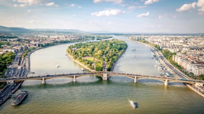 Budapest: Day or Night River Cruise on Panoramic Boat - What To Expect During the Experience