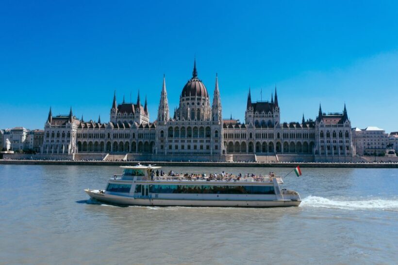Budapest: Day or Night River Cruise on Panoramic Boat - FAQ