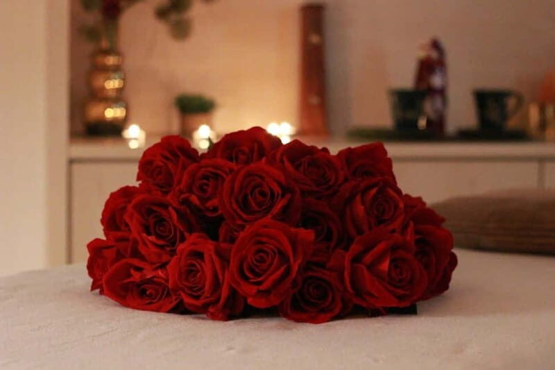 BUDAPEST, Day Spa : Couples Massage with Roses Bubble Bath - A Closer Look at the Experience