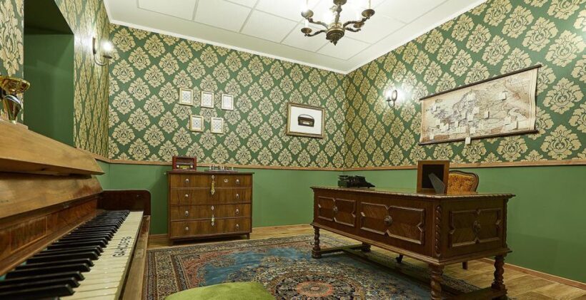 Budapest: Escape Room game, Sherlock Case - What Is the Sherlock Escape Room Experience?