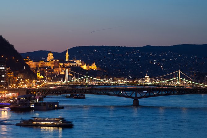 Budapest Essential Walking Tour&Traditional Hungarian Dessert - Tour Schedule