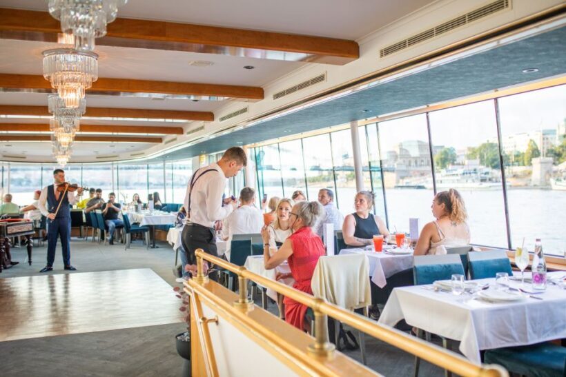 Budapest: Evening Cruise and Dinner with Welcome Drink - Why This Tour Is a Great Choice for Budapest Visitors
