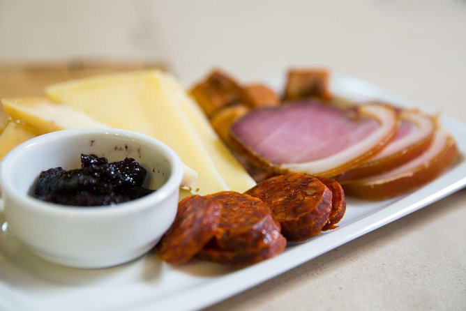 Budapest Food Crawl-Private Hungarian Food Tour with Wine Tasting & Coffee House - FAQ