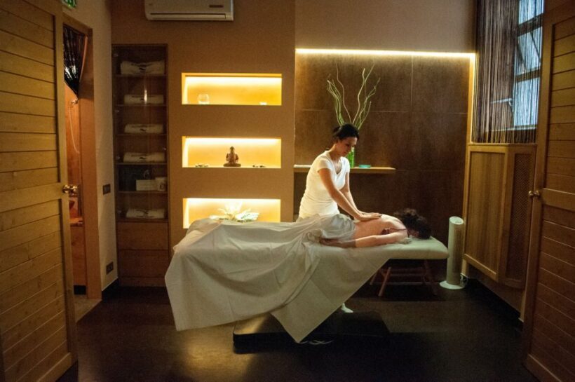 Budapest: Full-Day Gellért Spa Ticket - Key Points