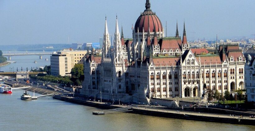 Budapest Full-Day Private Guide Services - Key Points