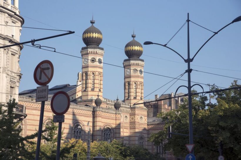 Budapest: Grand City Tour with Parliament Visit - Key Points