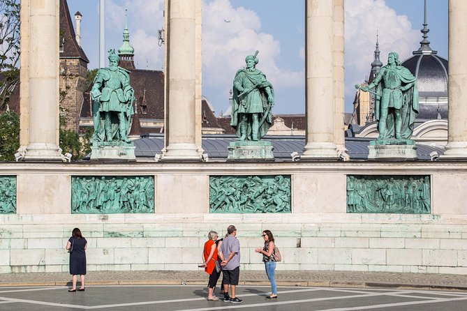 Budapest Grand Walk - Detailed Itinerary and Activities