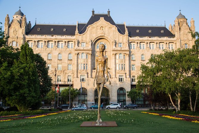 Budapest Grand Walk - Guide and Language Services