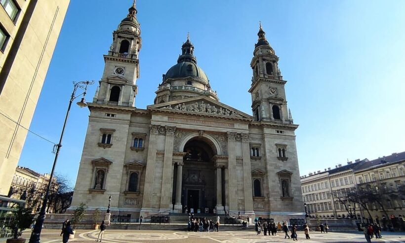 Budapest: Guided City Walking Tour in Buda and Pest - Budapest: Guided City Walking Tour in Buda and Pest