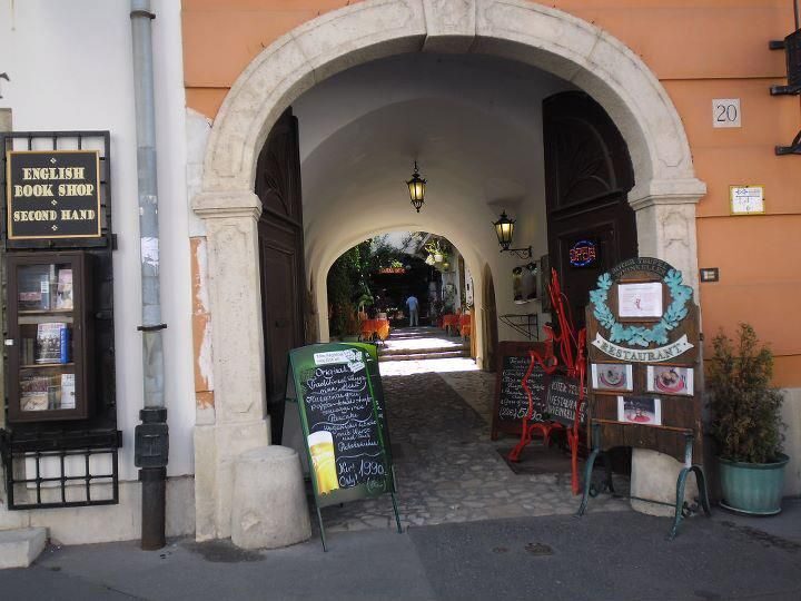 Budapest: Half-Day Highlights Small Group Private Tour - What Sets This Tour Apart