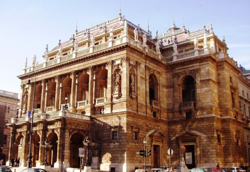 Budapest: Half-Day Highlights Small Group Private Tour - Practical Details and Tips