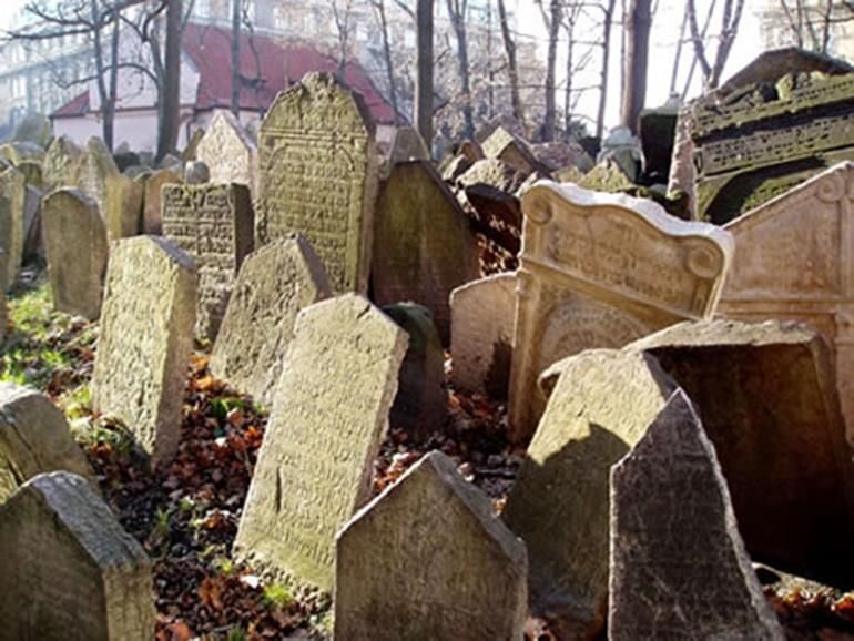 Budapest: Half-Day Small Group Jewish History Tour - Exploring Budapest’s Jewish Heritage: A Balanced Look at the Half-Day Small Group Tour