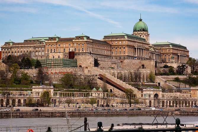 Budapest: Happy Hour Sightseeing Cruise - Addressing Common Concerns: Cleanliness and Discrimination Issues
