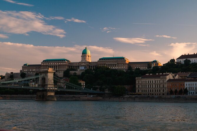 Budapest Highlights Sightseeing Cruise - Meeting Point and Logistics