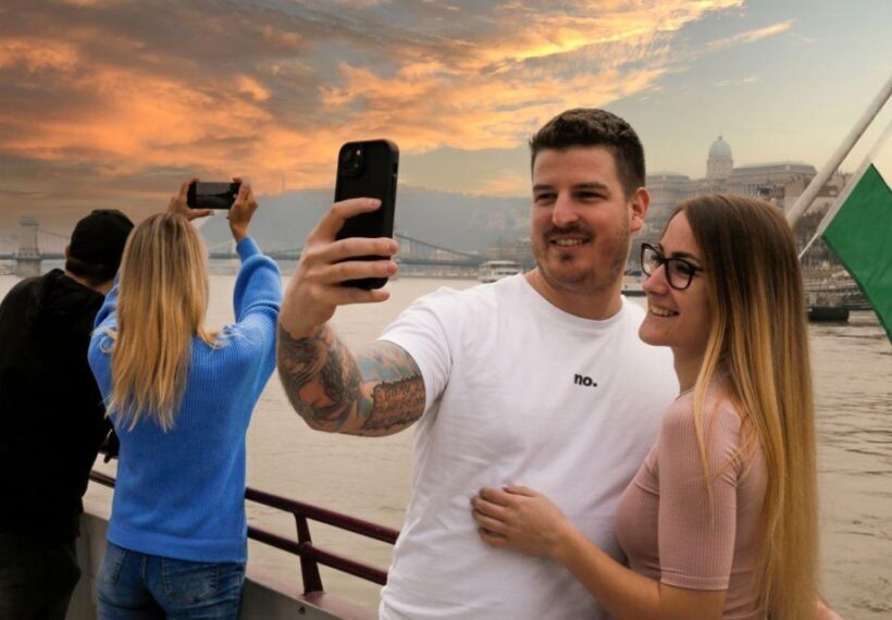 Budapest: Nighttime or Daytime Sightseeing Cruise - Authenticity and Value