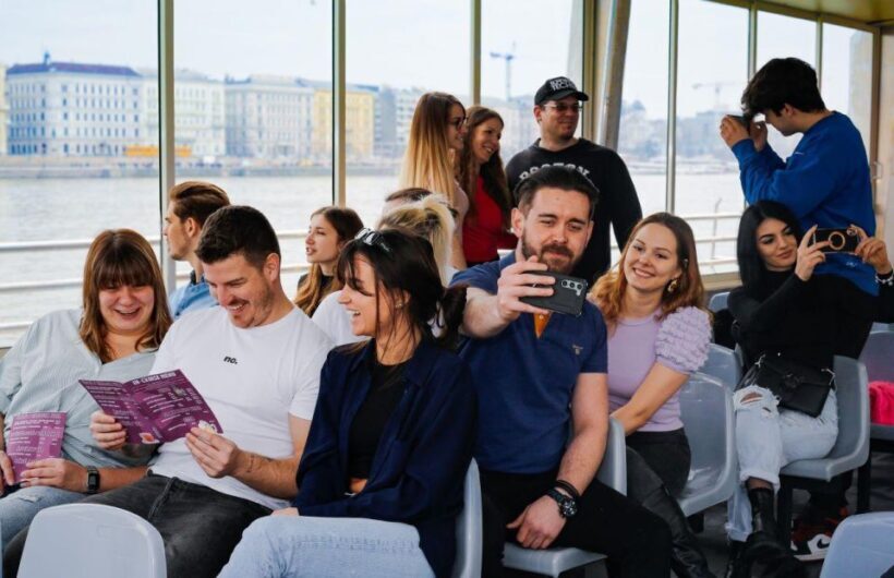 Budapest: Nighttime or Daytime Sightseeing Cruise - Practical Tips