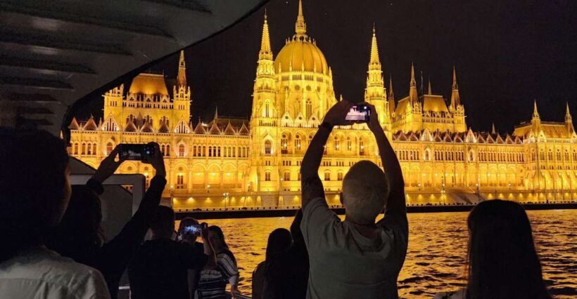 Budapest: Nighttime or Daytime Sightseeing Cruise - FAQs