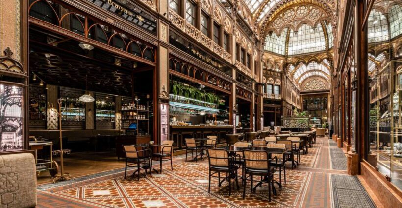 Budapest: Párisi Passage Restaurant 3-Course Menu - Authentic Food and Modern Flair