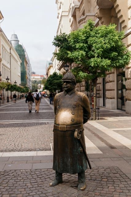 Budapest: Pest Side Walking Tour with Folk Music Performance - Who Should Consider This Tour?