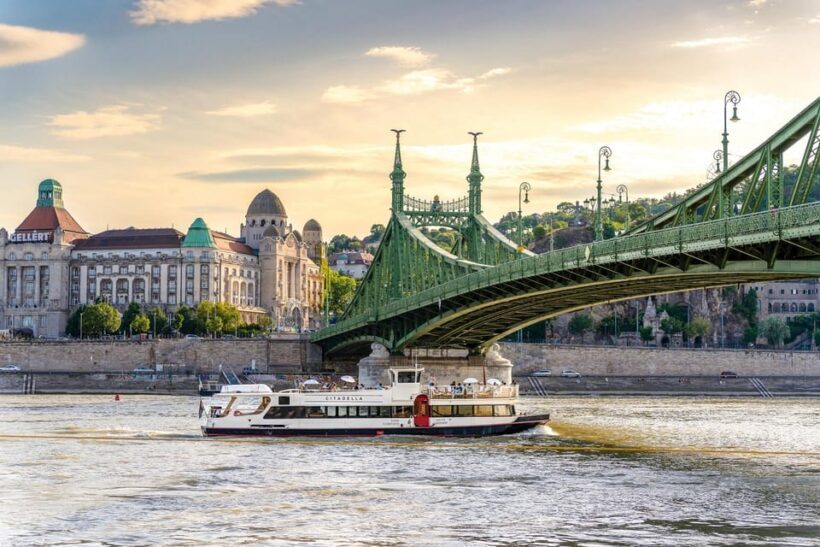 Budapest: Premium Sightseeing Cruise with Tokaj Frizzante - Who Is This Tour For?