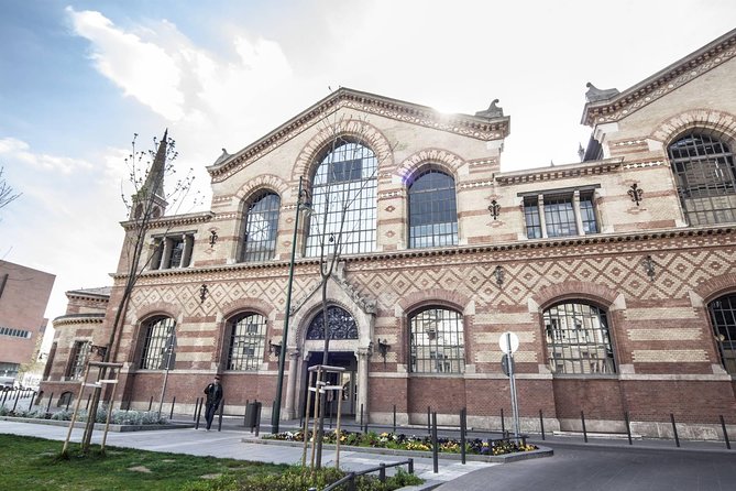 Budapest Private 4 Hour City Tour Experience With a Car / Van - Pickup and Accessibility Options