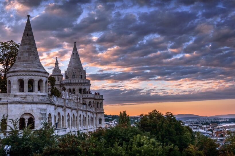 Budapest: Private 4-Hour Walking Tour with a Local - Key Points