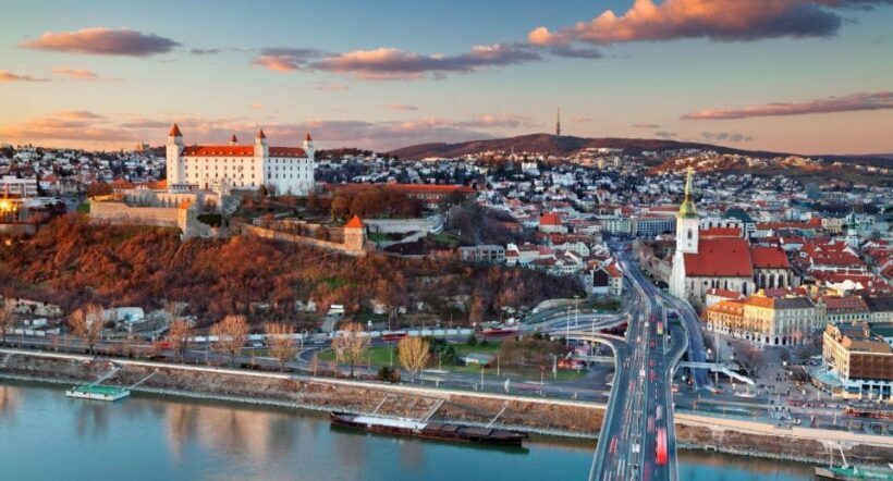Budapest: Private Guided Tour to Bratislava - Price and Value Considerations