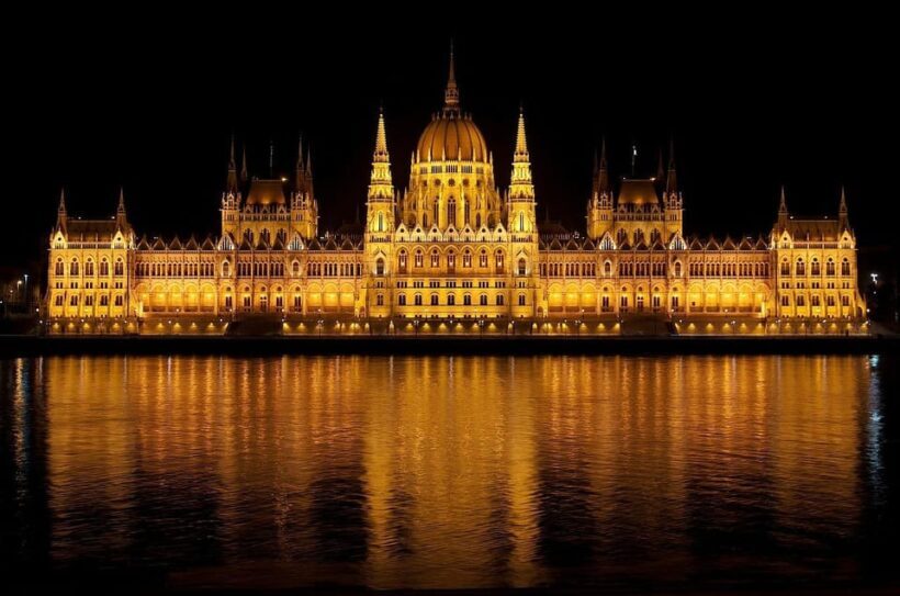 Budapest: Private Night Tour with a Local - Key Points