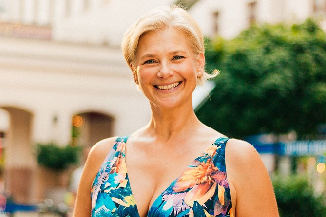 Budapest Private Tour With Nelli & Her Local Guides - Key Points