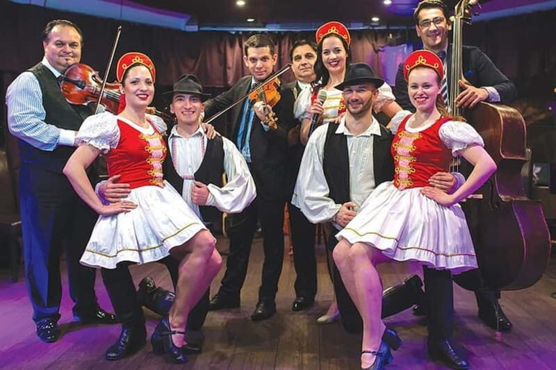 Budapest: Prosecco Dinner Cruise with Live Music - Live Entertainment and Cultural Touches