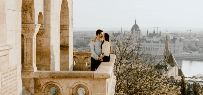 Budapest: romantic photoshoot at Buda's iconic sightseeings - Who Should Consider This Experience?