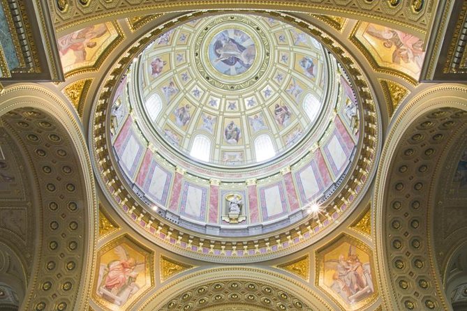 Budapest: Saint Stephens Basilica Tour - Guided Experience