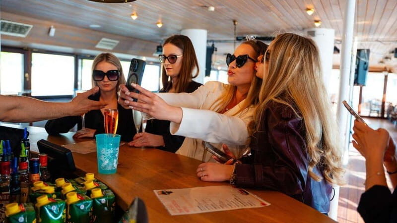 Budapest: Sip & Sail Danube Cruise with Prosecco Cocktails - Why This Cruise Stands Out