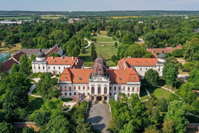 Budapest: Sisi Palace Tour with Cake & Coffee - Analyzing the Value
