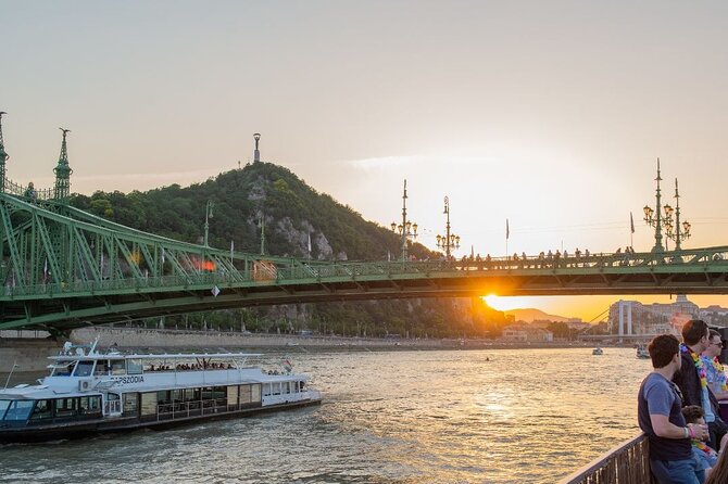 Budapest Sunset Danube Cruise With Unlimited Prosecco - Unlimited Prosecco and Drinks