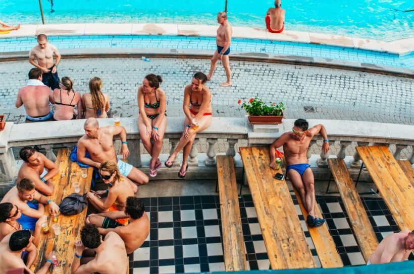 Budapest: Széchenyi Spa Full Day with Optional Tasting - Key Points