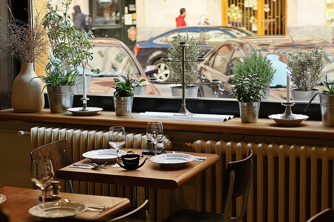 Budapest Tuktuk Private Tour With Goulash Soup in the Downtown - Customizable Itinerary Options