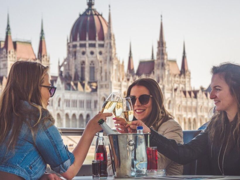 Budapest: Unlimited Prosecco and Wine Sightseeing Cruise - A Detailed Look at the Budapest Prosecco & Wine Cruise