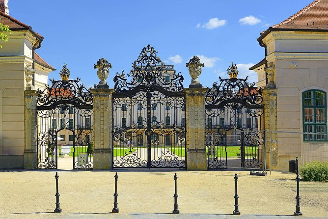 Budapest-Vienna One-Way Sightseeing Transfer - Whats Included in the Transfer