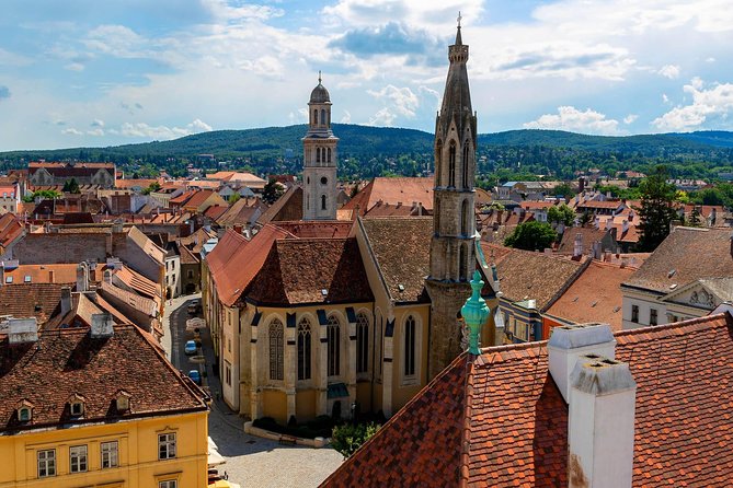 Budapest-Vienna One-Way Sightseeing Transfer - Exploring Tata Castle and Its Surroundings