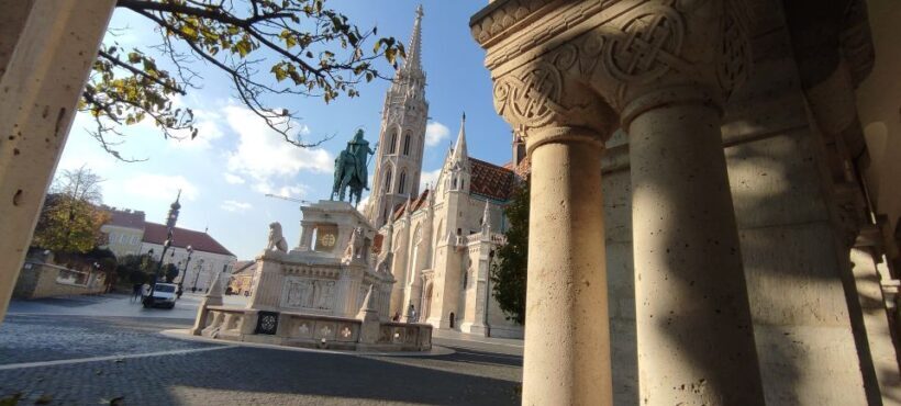 Budapest: Walking Tour in the Buda Castle District - Meeting Point and First Impressions