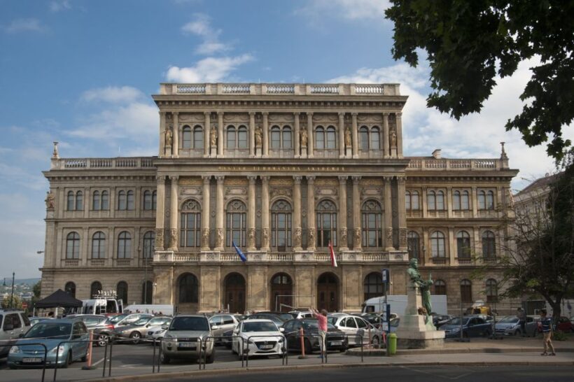 Budapest Walking Tour with a Professional Local Guide - A Closer Look at the Itinerary