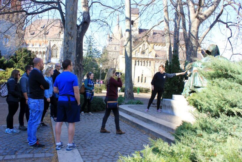 Budapest Winter Bike Tour with Coffee Stop - FAQs