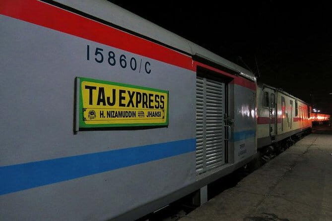 Budget Agra Day tour by train with lunch - Introduction