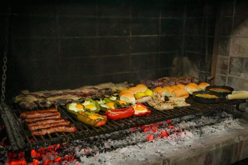 Buenos Aires: Argentinean Barbecue with Live Music - Meeting Fellow Travelers